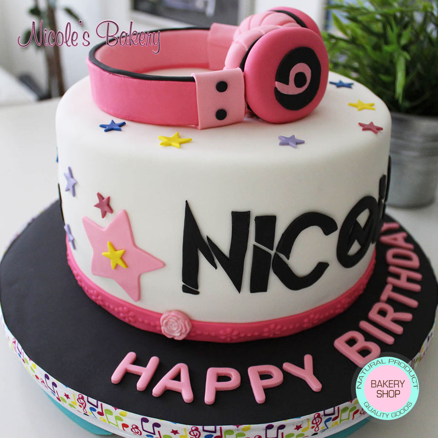 DJ Headphones Cake Design