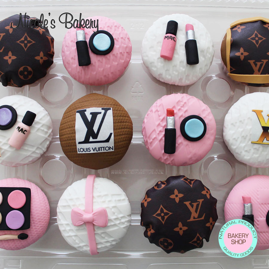 Makeup Themed Cakes | Saubhaya Makeup